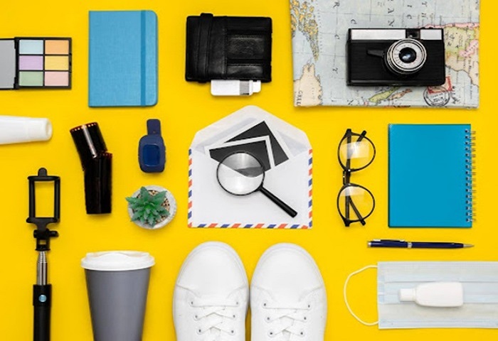 The Subtle Influence of Everyday Objects on Experience